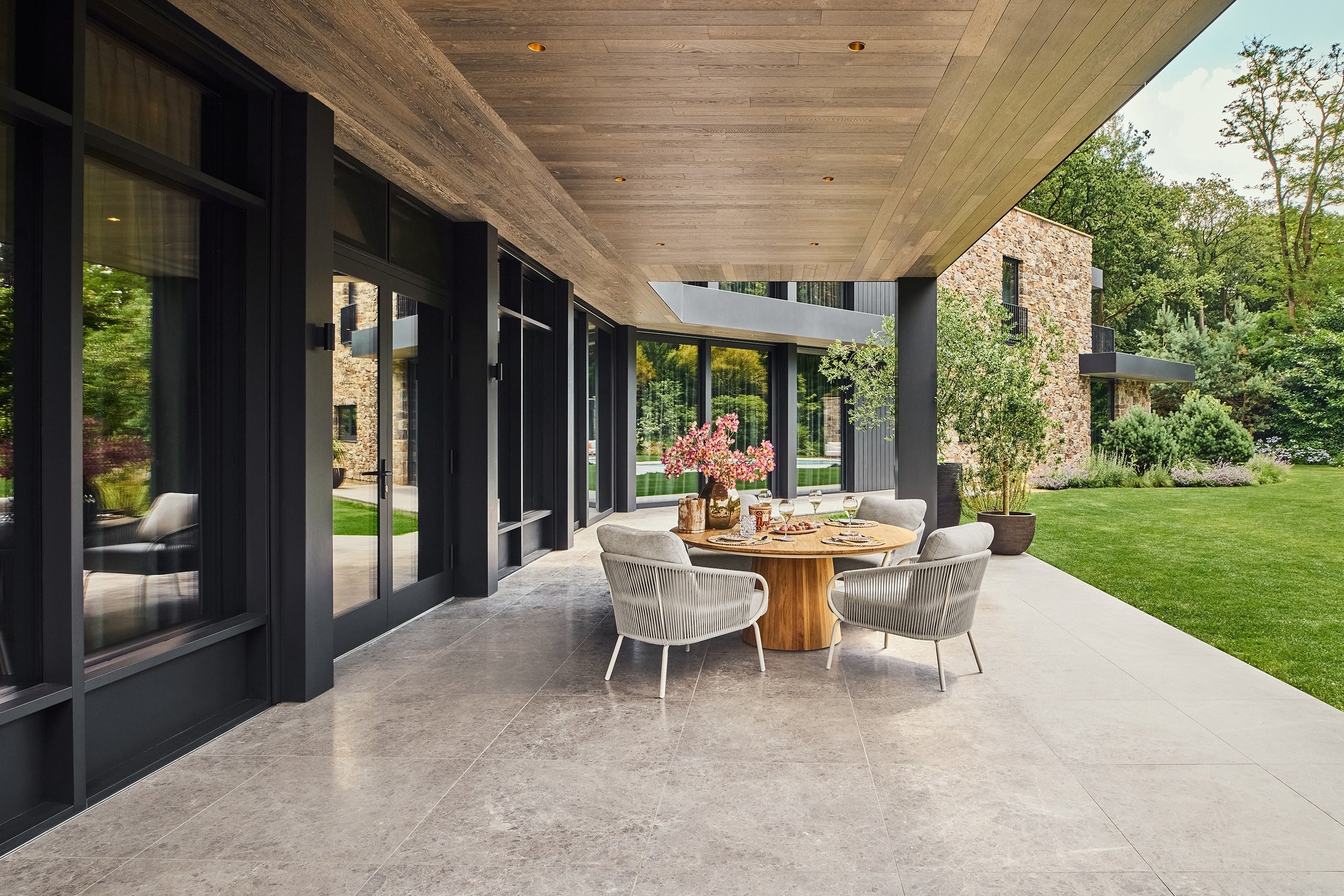 SUNS 5-delige set Sorolo teak 140 cm ø + Dolce low dining – Mulders ...